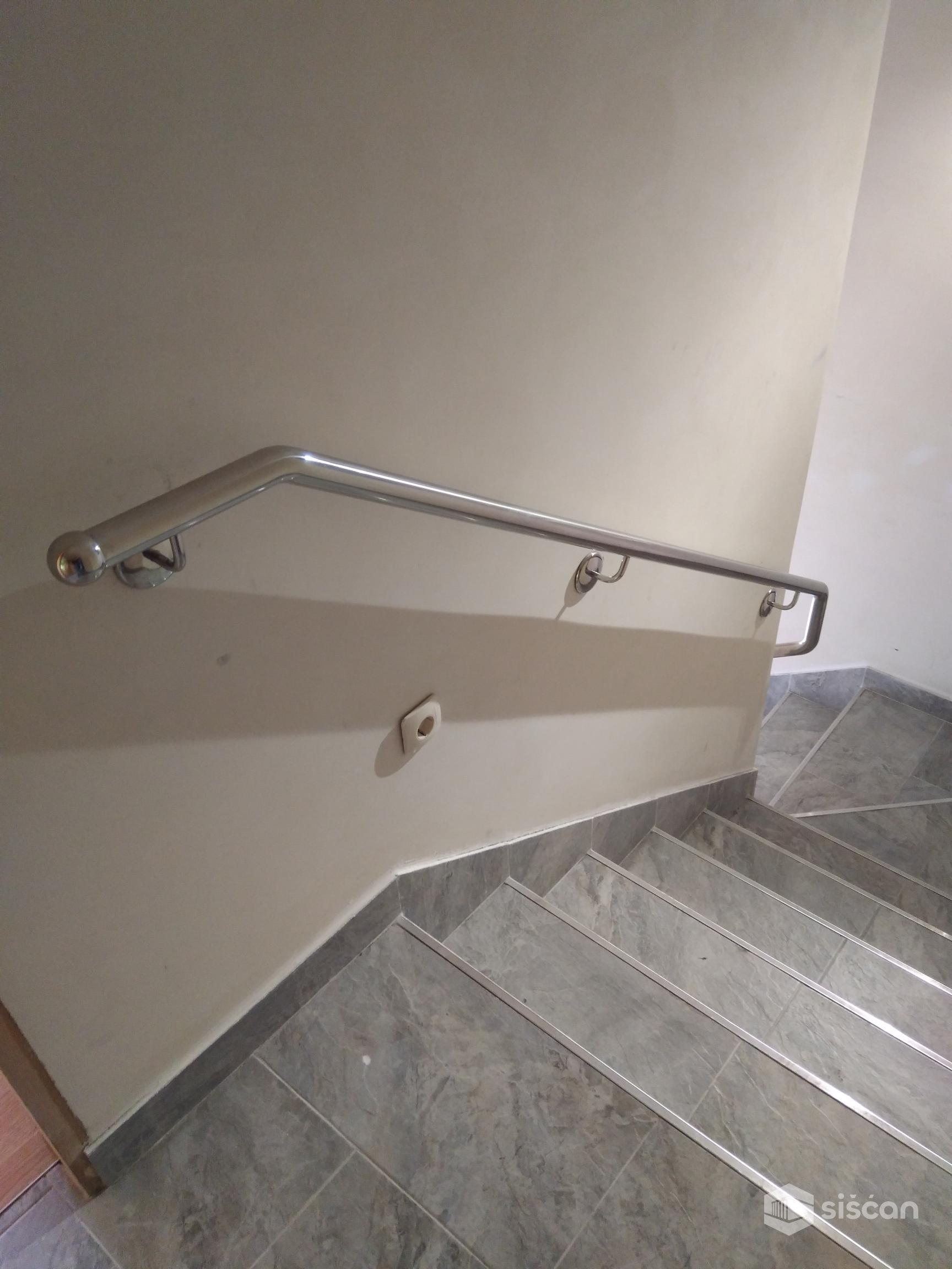 Sišćan - proizvodi od INOX-a - Rukohvati